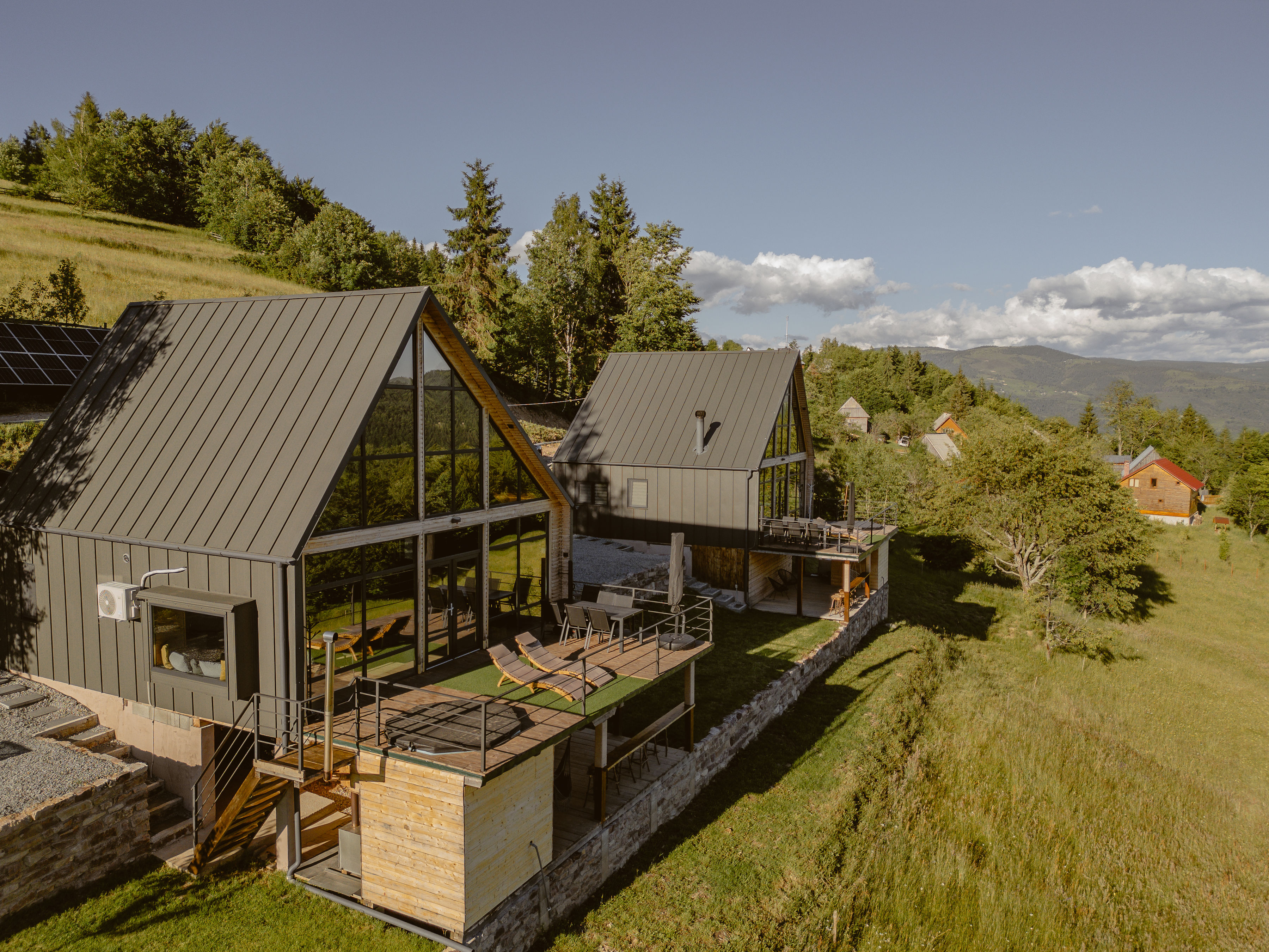 Cabane Confortabile în Munții Apuseni | Karstic Chalets
